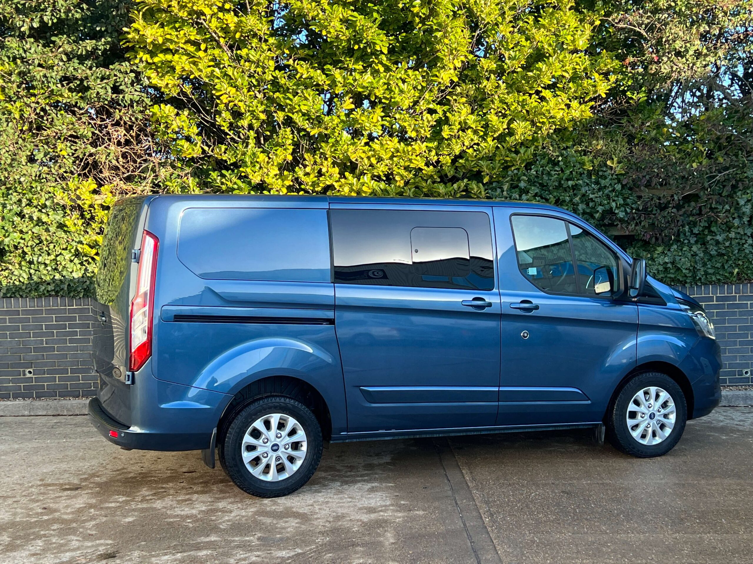 Ford Transit Custom 320 Limited Dciv L1h1 2 0 Ecoblue 130ps 6spd Manual